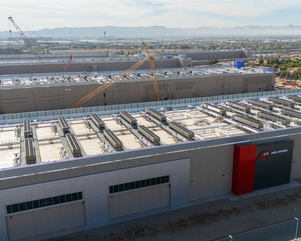 The data center construction boom | Allianz Commercial